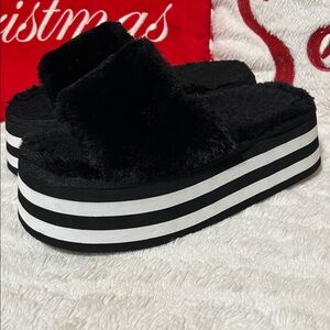 Shoes | Black Fuzzy Platform Slides | Poshmark